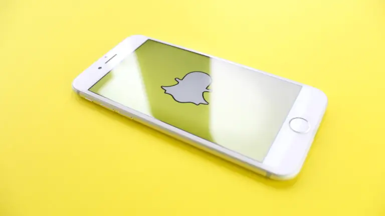 Snapchat Business Model – How Does Snapchat Make Money? - BStrategy ...