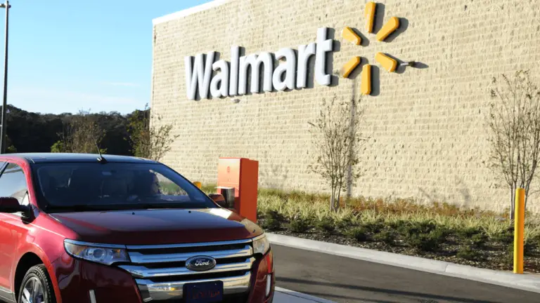 How Does Walmart Pickup Work In 2023? (App, Locations, Time, and More ...